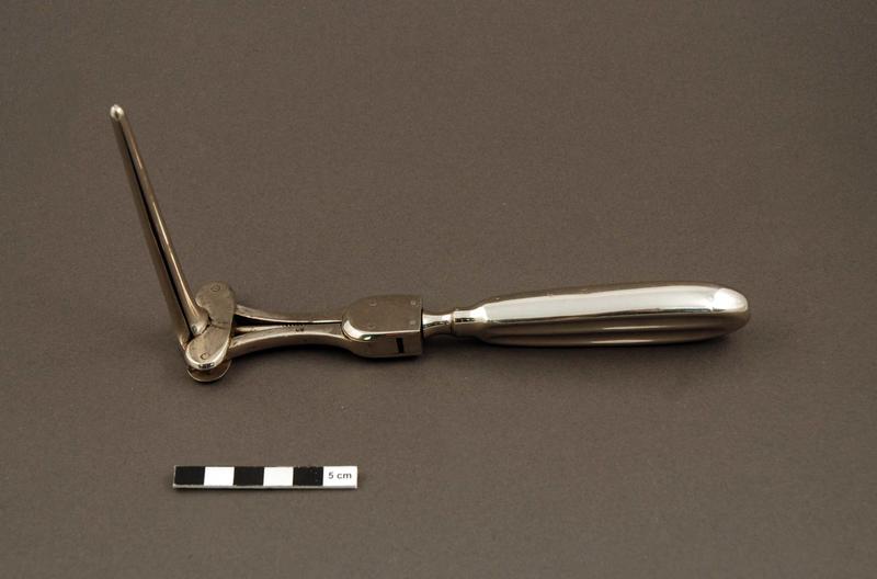 Vaginal dilator and speculum with 3 blades - Faculty of Medicine ...