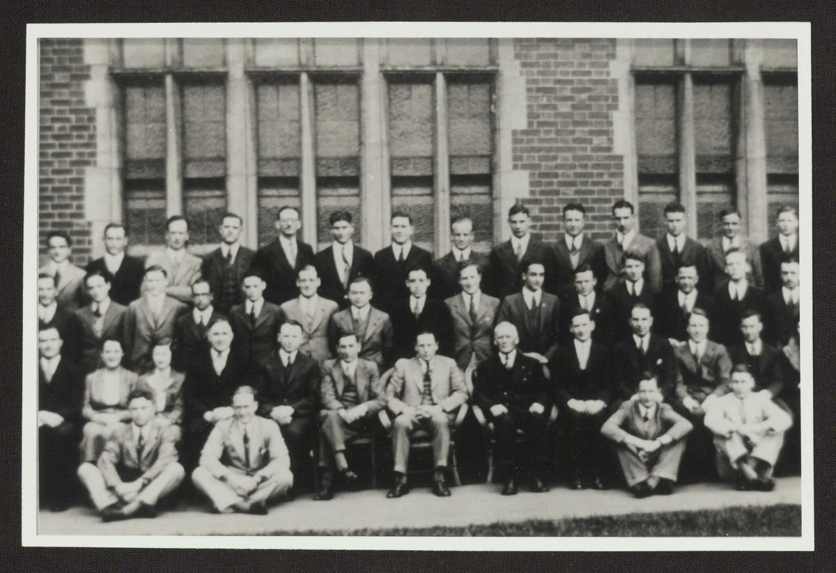 Photograph of Frederic Wood Jones With Students (2) - Faculty of ...