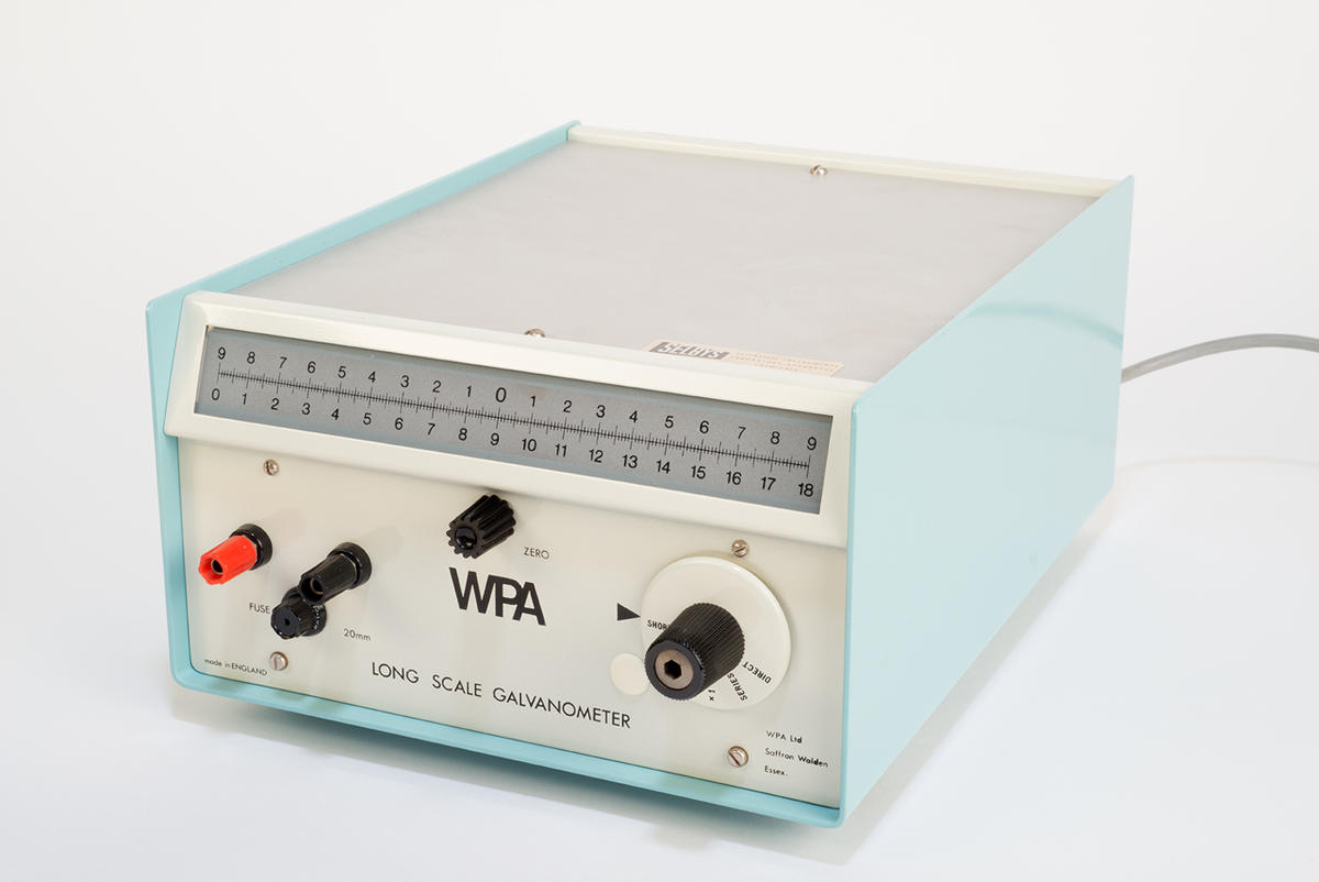Long Scale Galvanometer - Faculty of Medicine, Dentistry and Health Sciences Museums at The ...