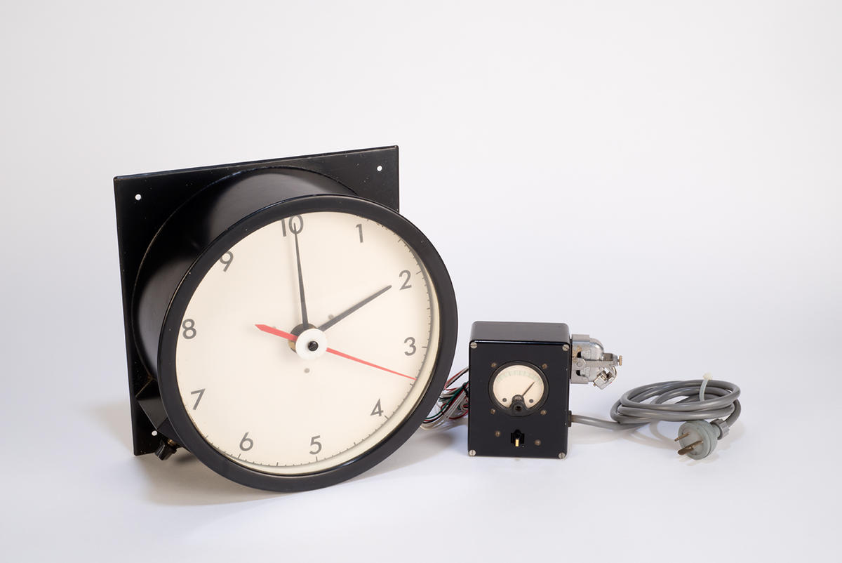 Ten Hour Clock Time Adaptation Apparatus - Faculty of Medicine ...