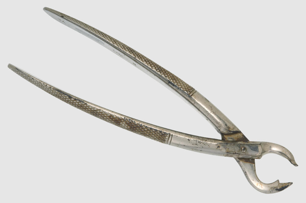 Left upper molar roots extracting forceps - Faculty of Medicine ...