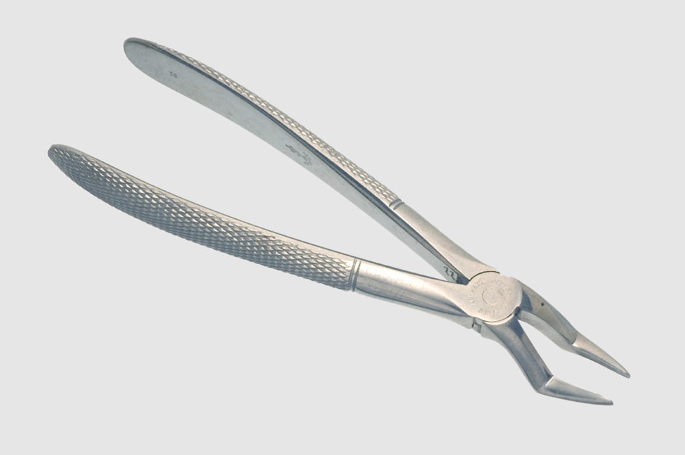 Upper stumps extracting forceps - Faculty of Medicine, Dentistry and ...