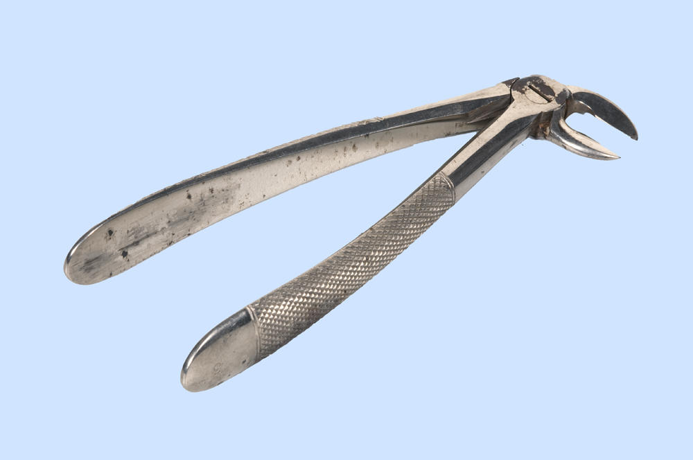 Lower splitting forceps - Faculty of Medicine, Dentistry and Health ...