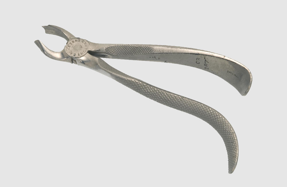 Upper left molar extracting forceps - Faculty of Medicine, Dentistry ...