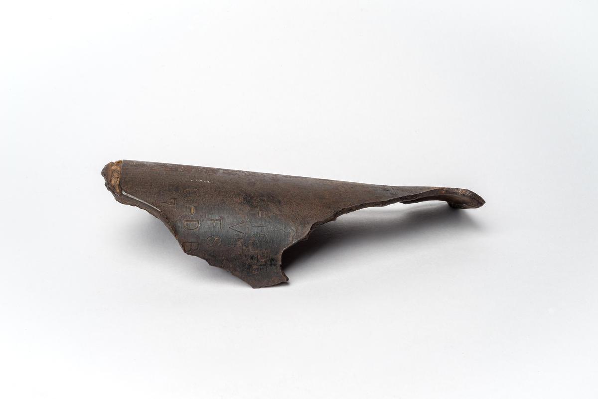 Artillery shell fragment removed from German prisoner, 1916 - Faculty ...