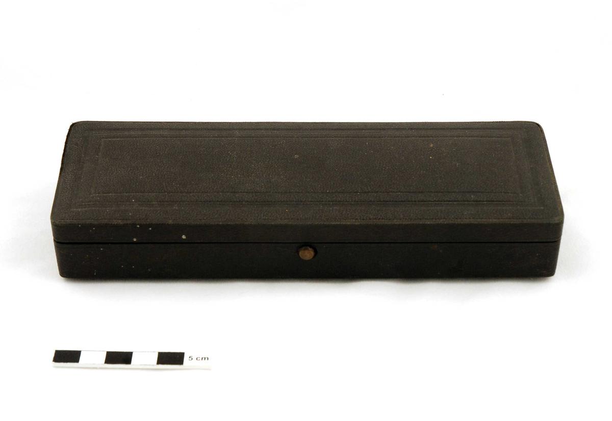 Traube's hinged pleximeter and Flint's percussor hammer, in case ...